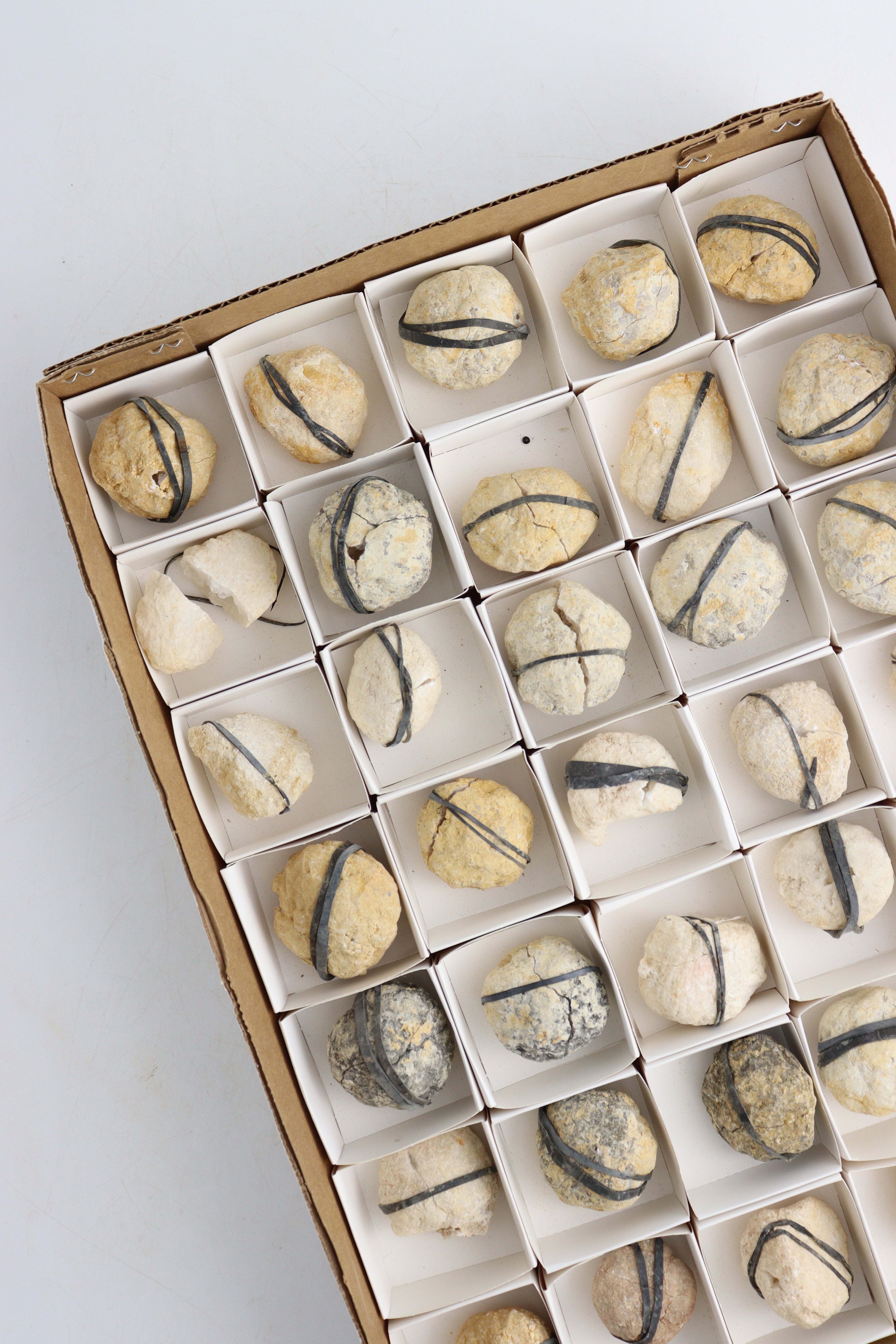 Calcite Cut Geodes Flat | Wholesale Crystals Vendor – Mi Esperanza Minerals