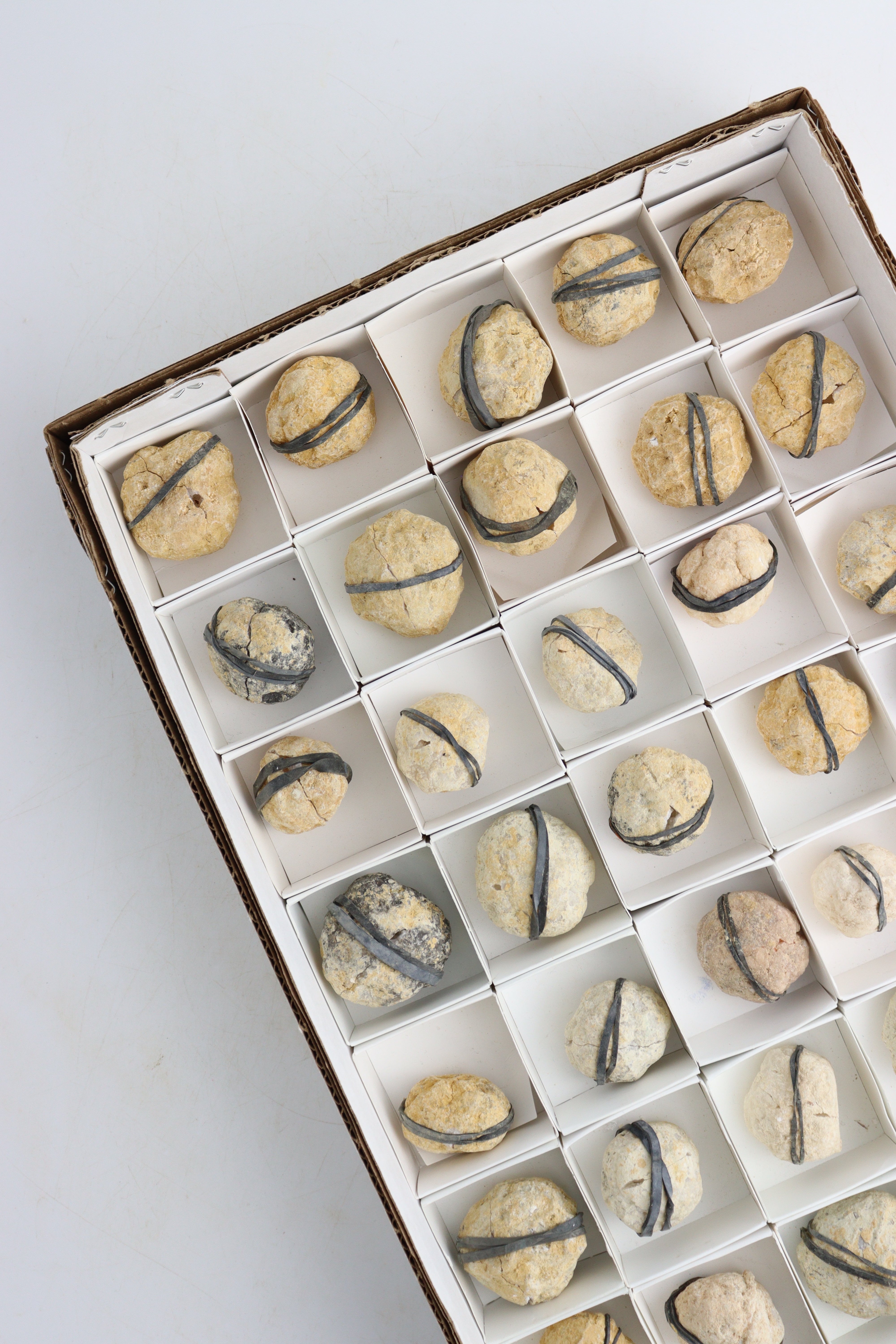 Calcite Cut Geodes Flat | Wholesale Crystals Vendor – Mi Esperanza Minerals