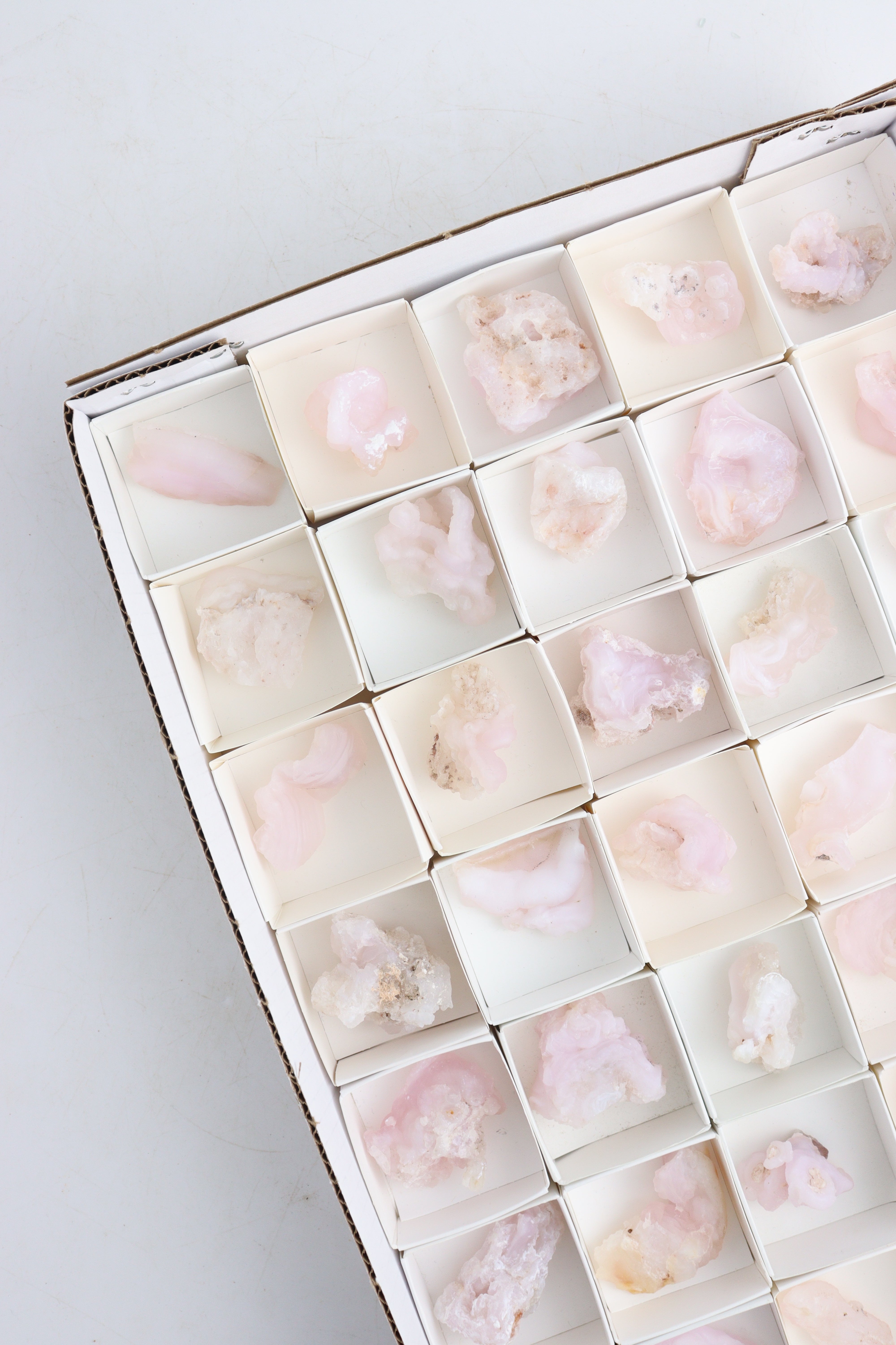 Chalcedony Cluster Flat | Wholesale Crystals Vendor – Mi Esperanza Minerals