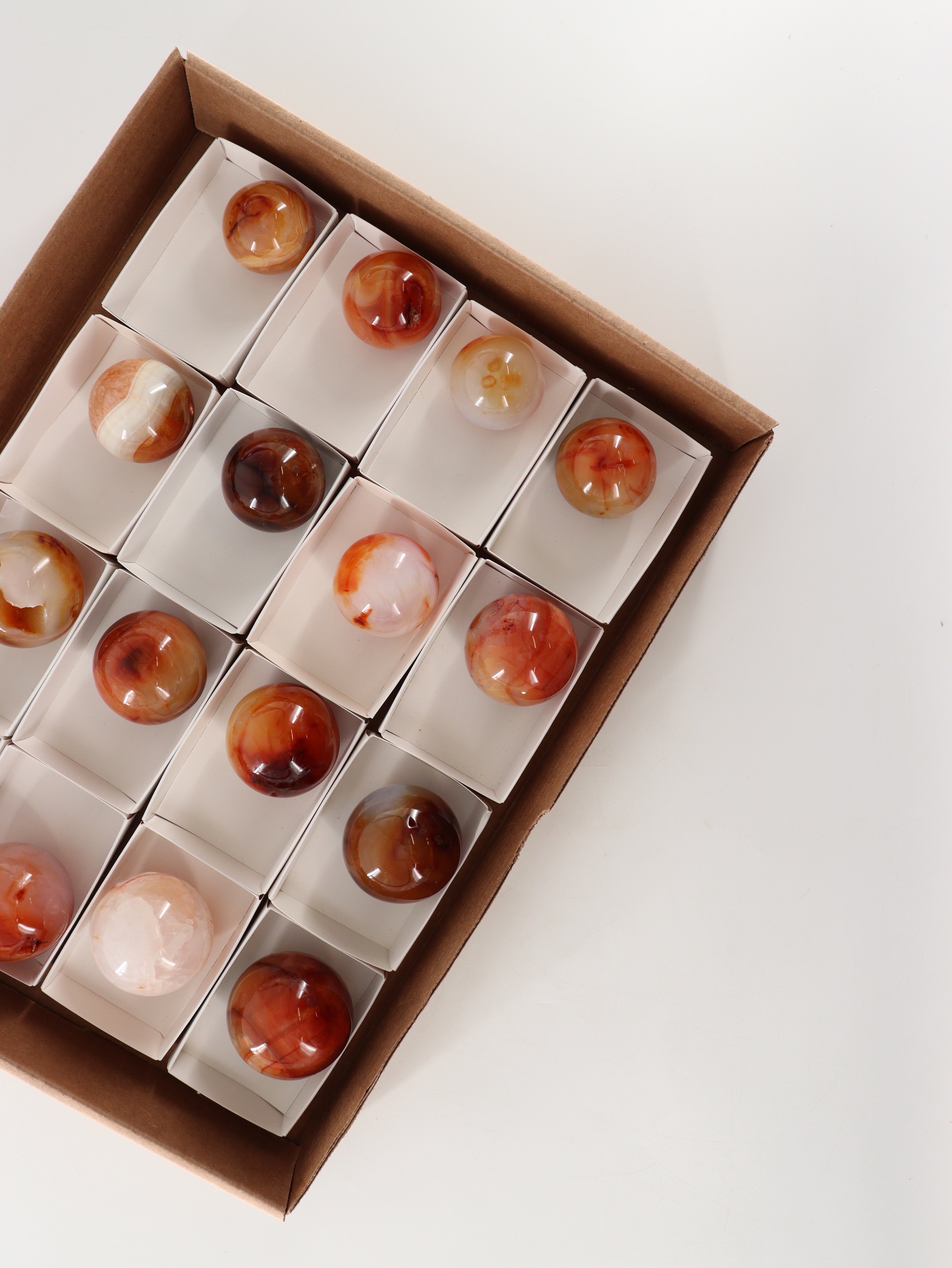Carnelian Spheres Set of 16 – Mi Esperanza Minerals