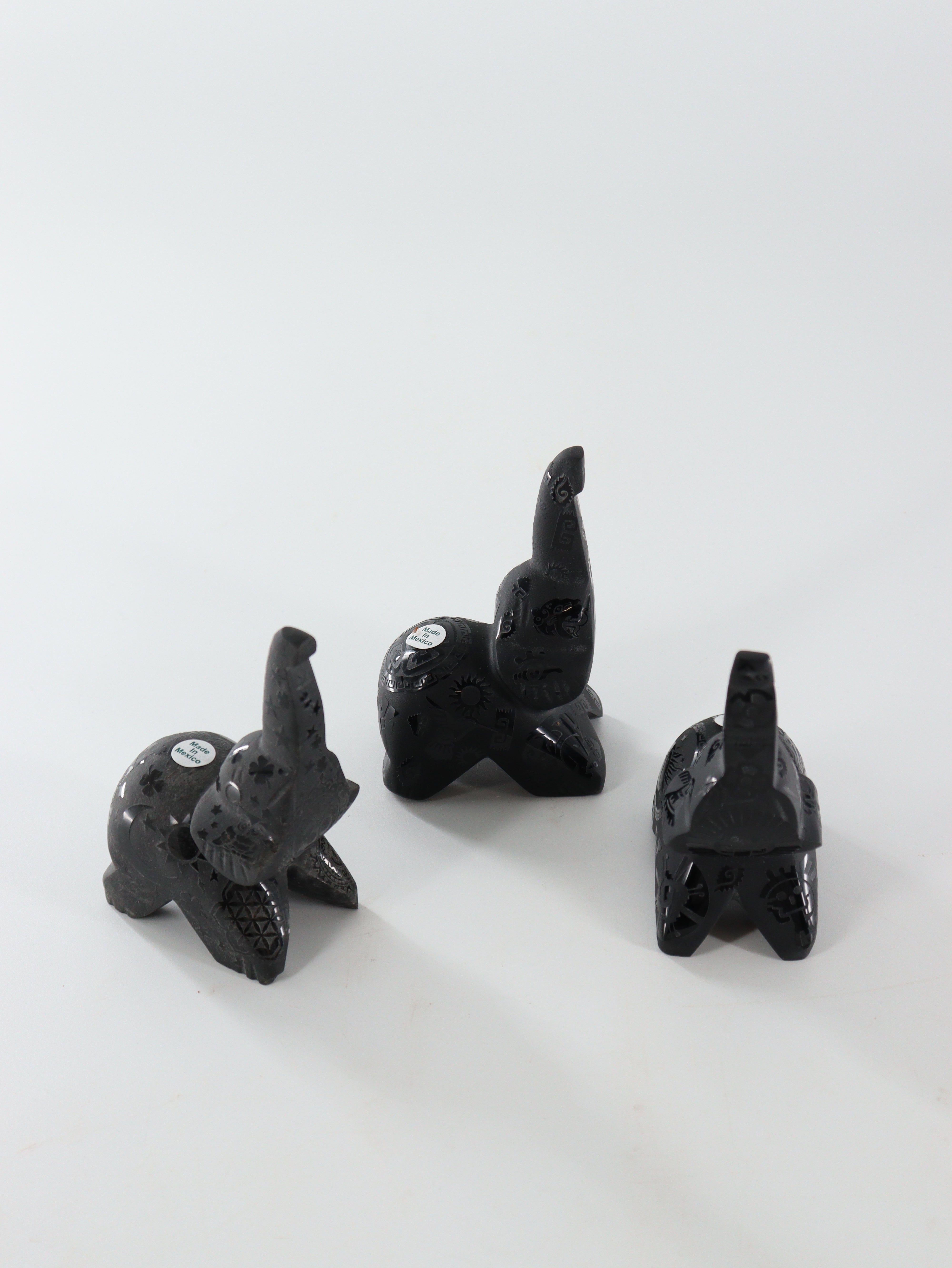 Obsidian Elephant Carvings Set of 3 | Wholesale – Mi Esperanza Minerals