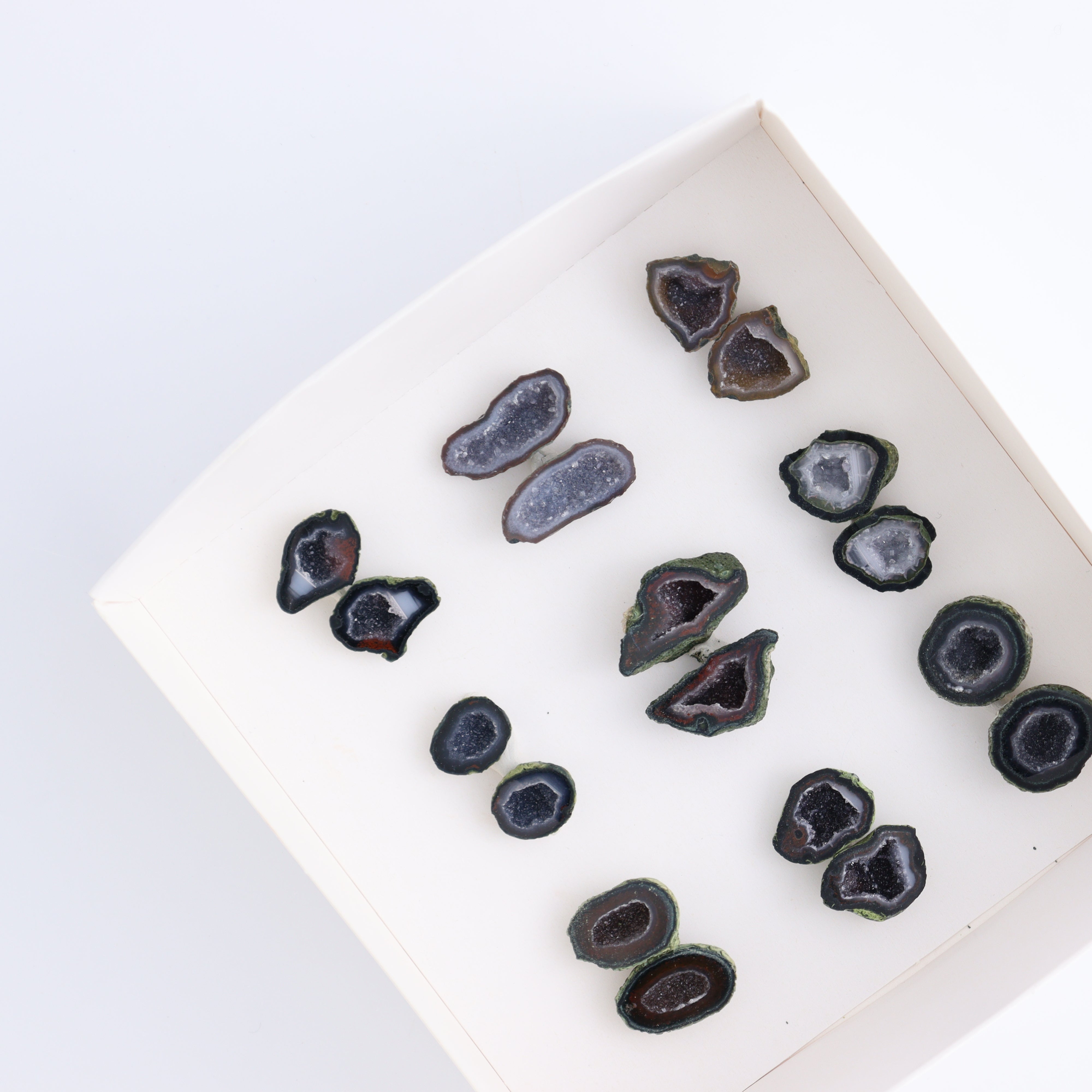Tabasco Geodes 9 Pairs – Mi Esperanza Minerals
