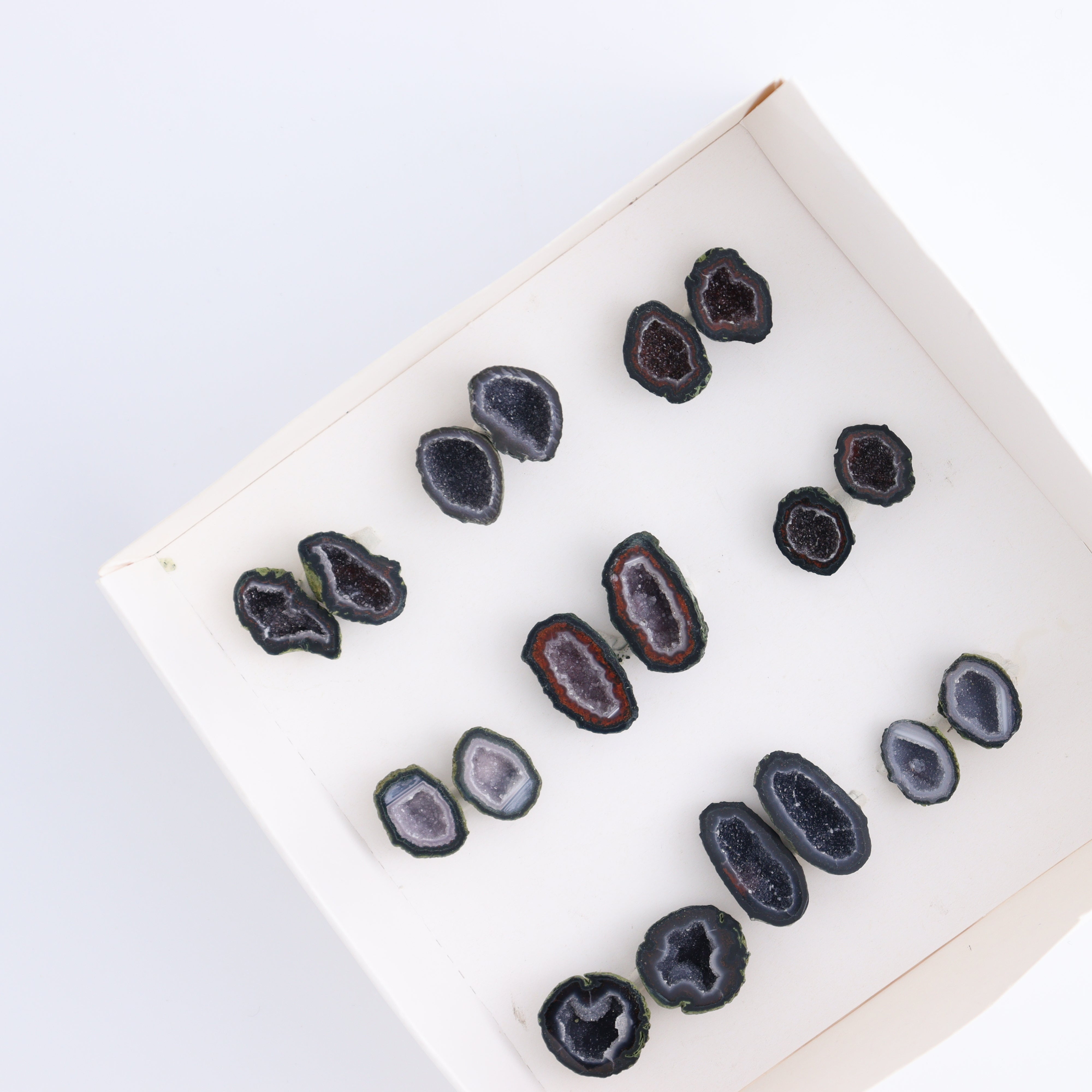 Tabasco Geodes 9 Pairs – Mi Esperanza Minerals