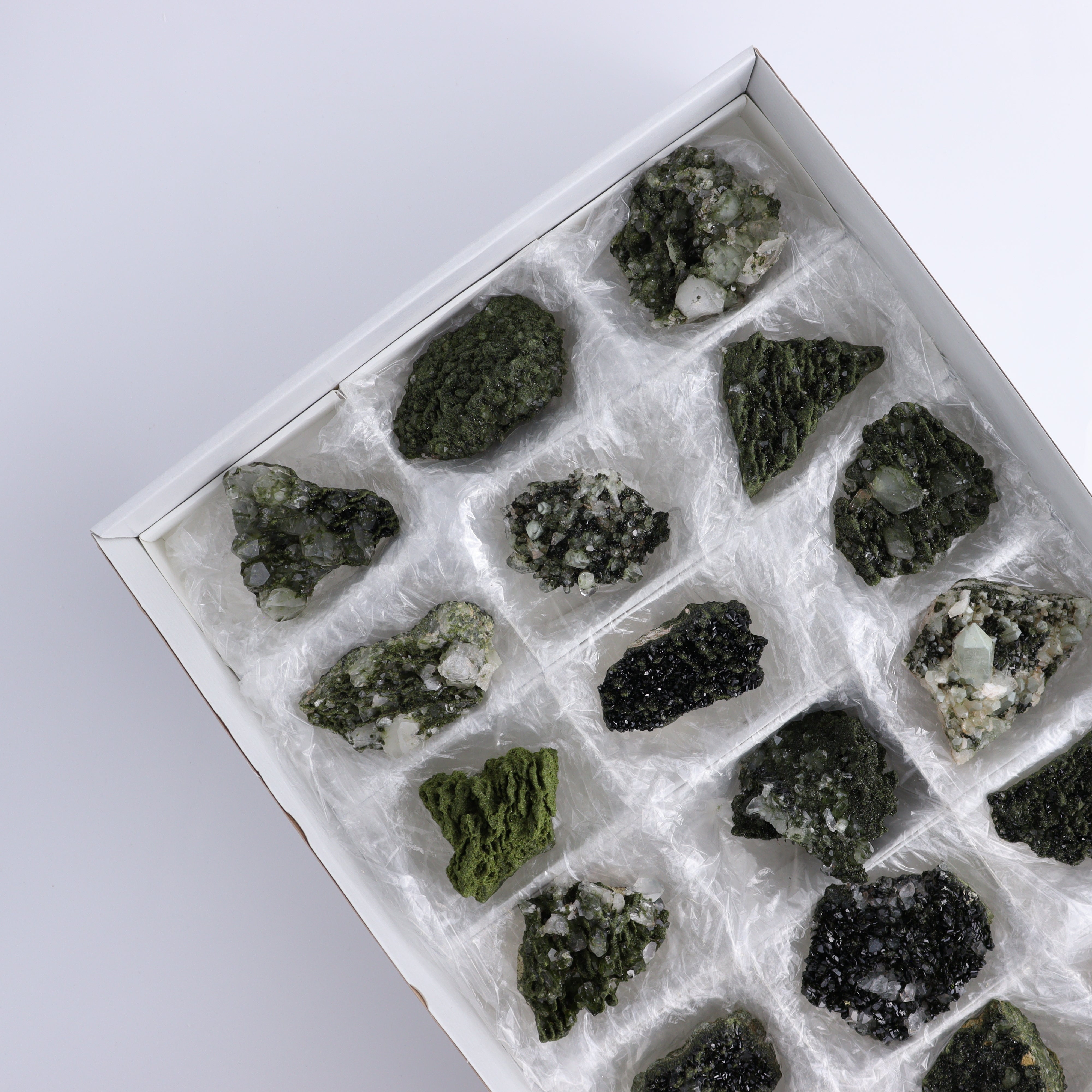Epidote Set of 18 – Mi Esperanza Minerals
